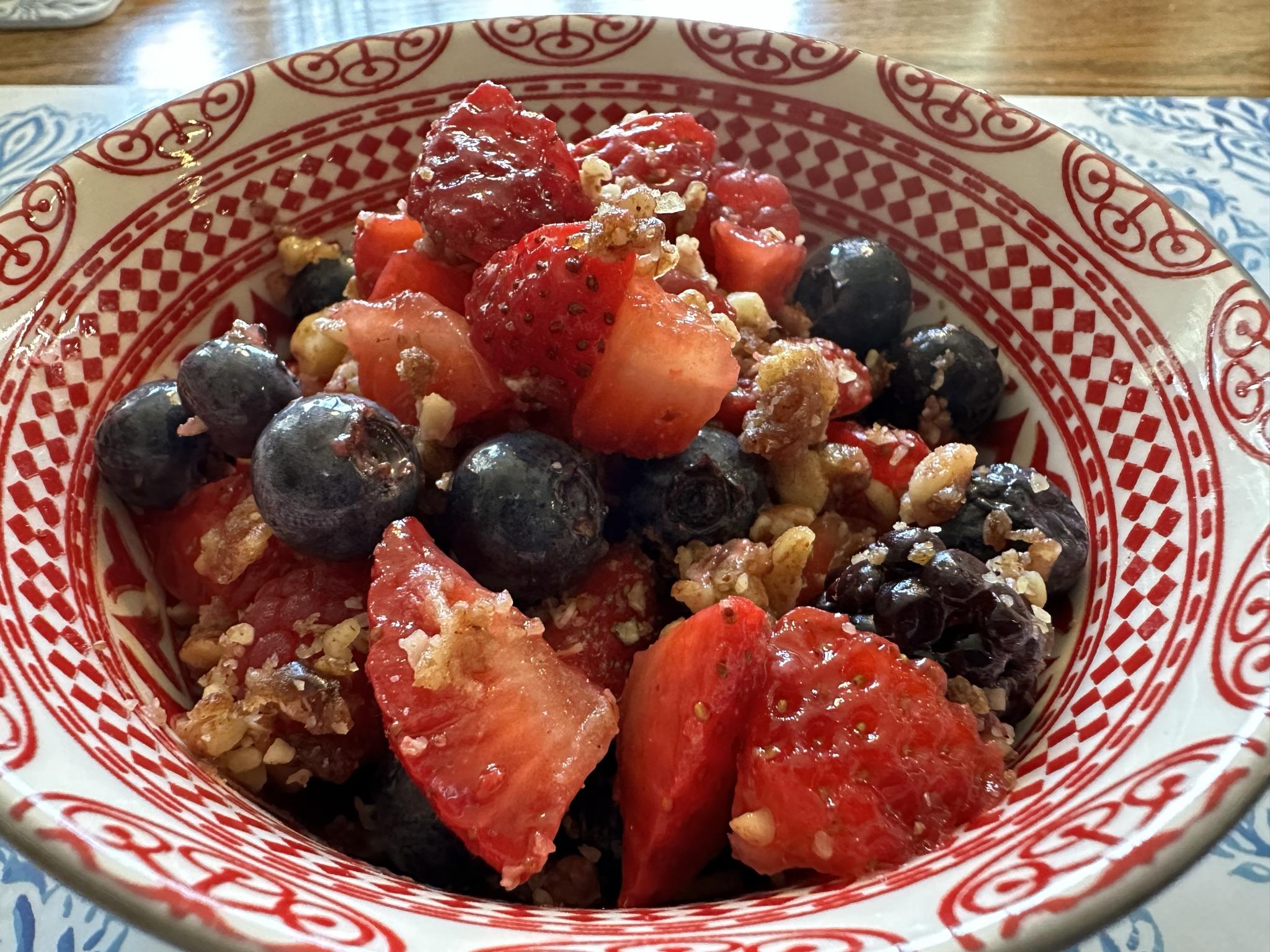Raw Berry Crisp - Nutmeg Notebook
